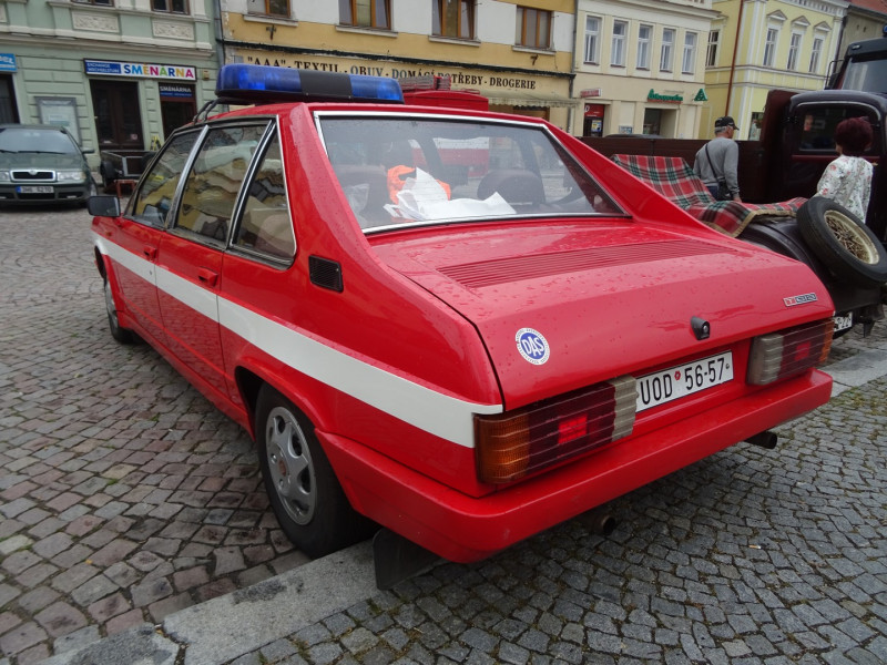Tatra 613 | RetroAuto